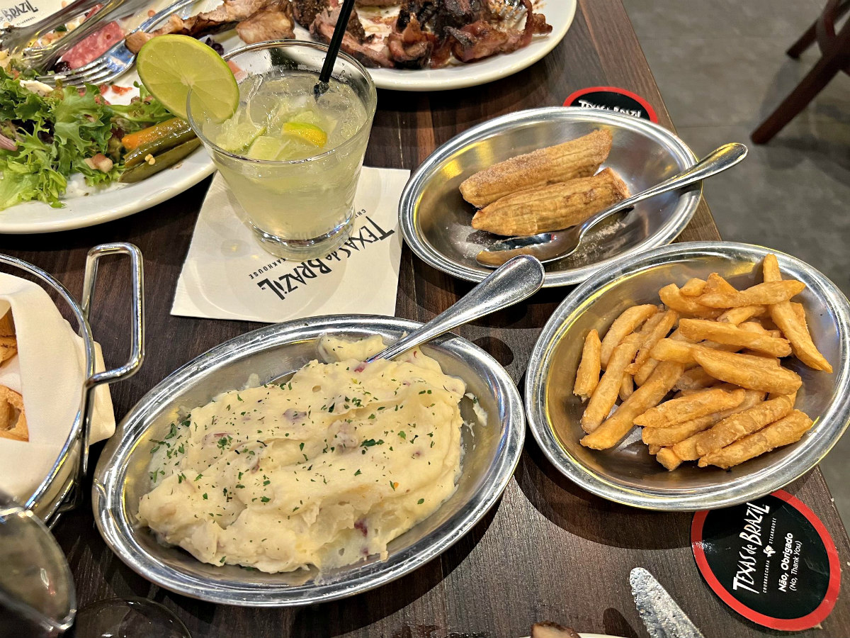 Review: At Texas de Brazil, it's the smorgasbord of meat that’s drawing ...